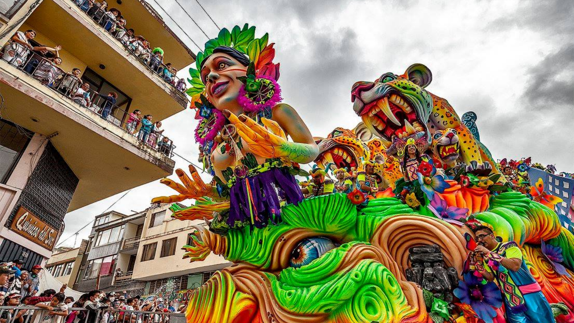 Fascinante Tour Carnaval de Negros y Blancos 2025